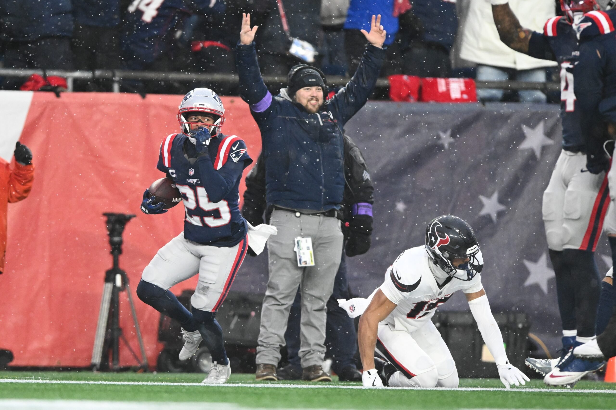 GEORGE: Patriots' Defense Crushes Texans, Claims AFC Championship Spot